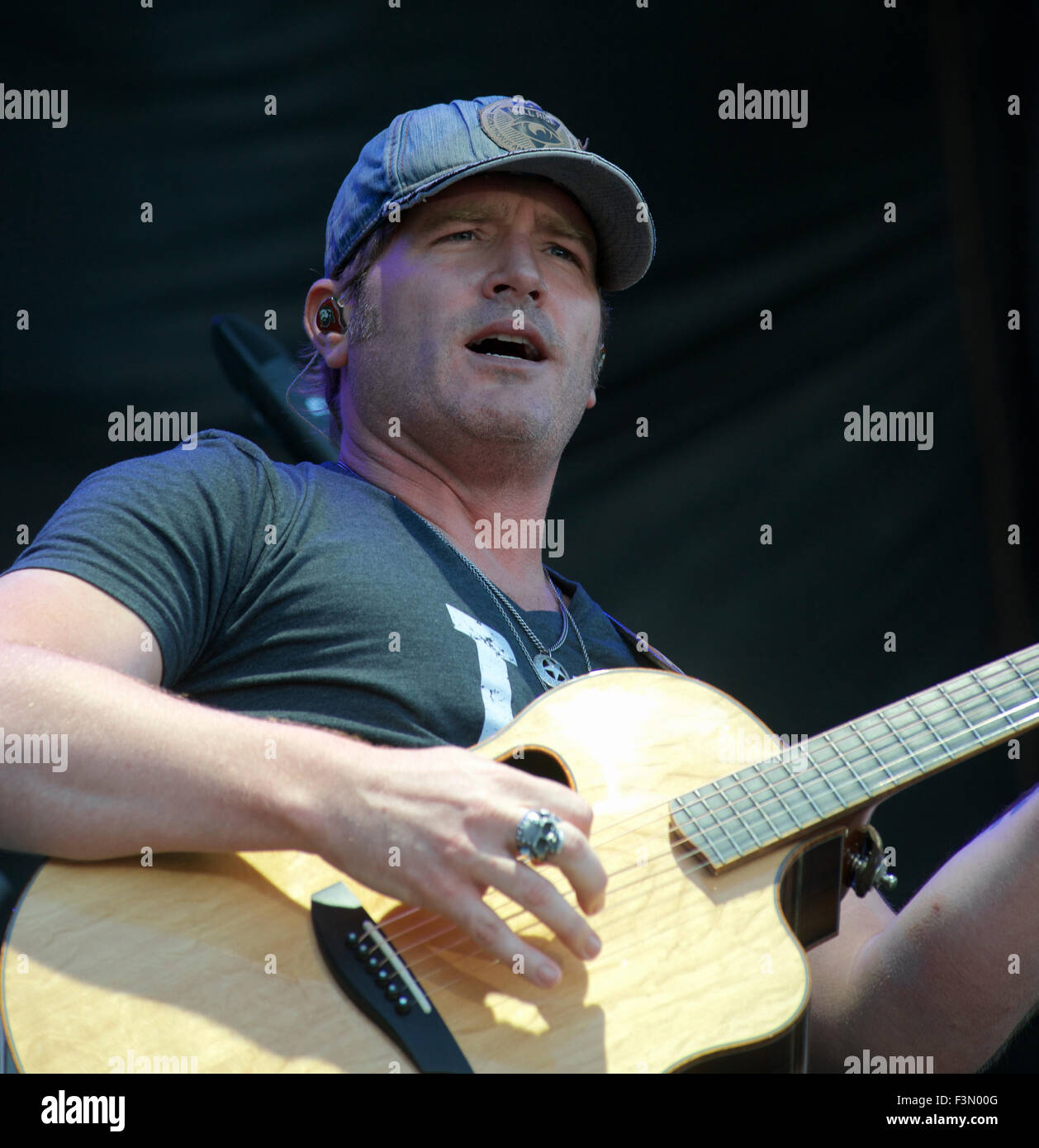 Country and western dancing nashville hi-res stock photography and ...