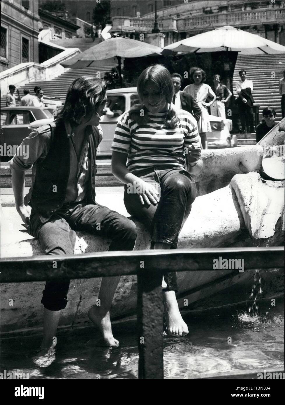 Feb. 24, 1968 - Hippies in Rome (Piazza di Spagna) © Keystone Pictures ...
