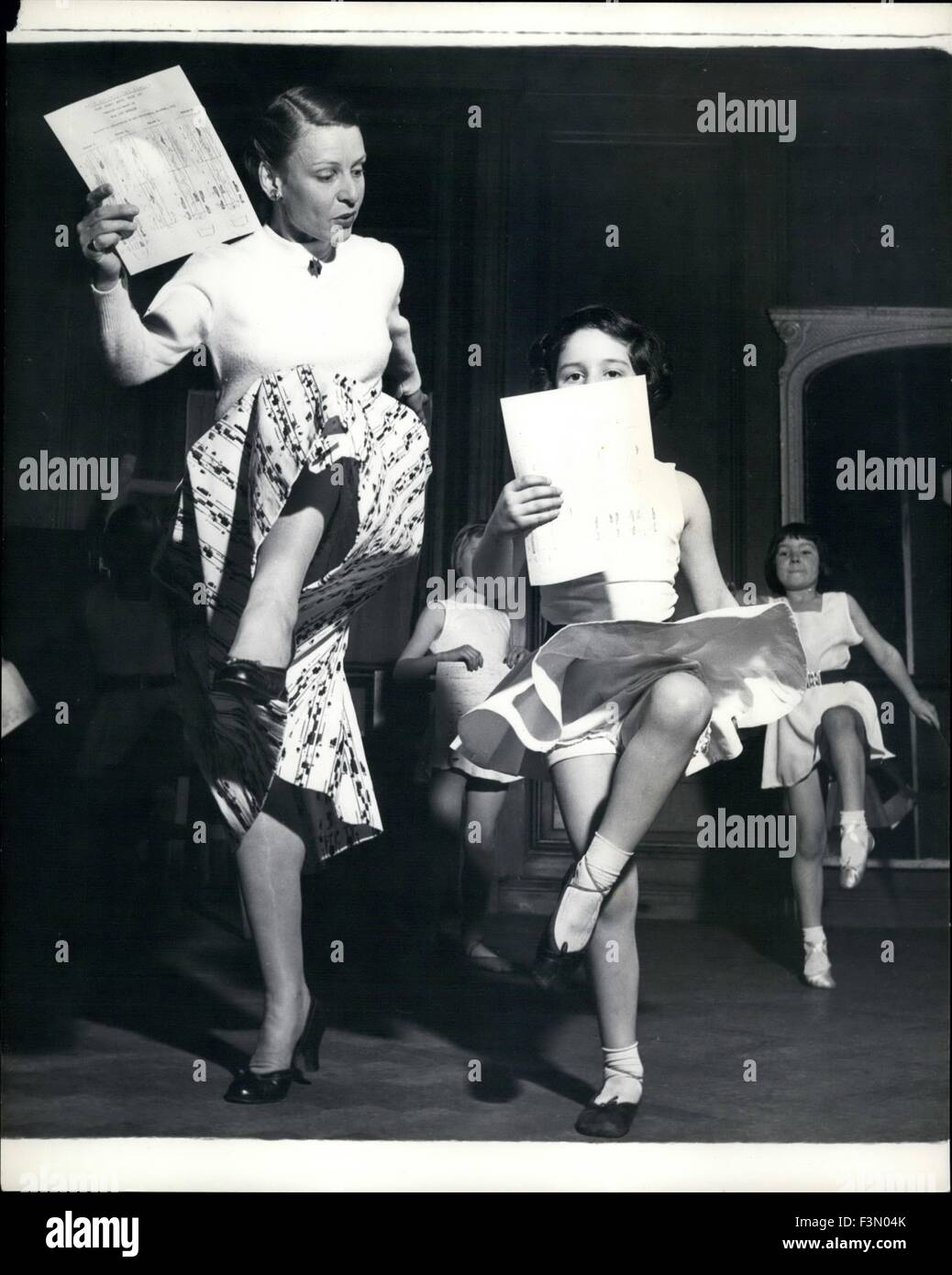 Feb. 24, 1962 - Learning To Dance From Symbols On A Paper: Miss Ann ...
