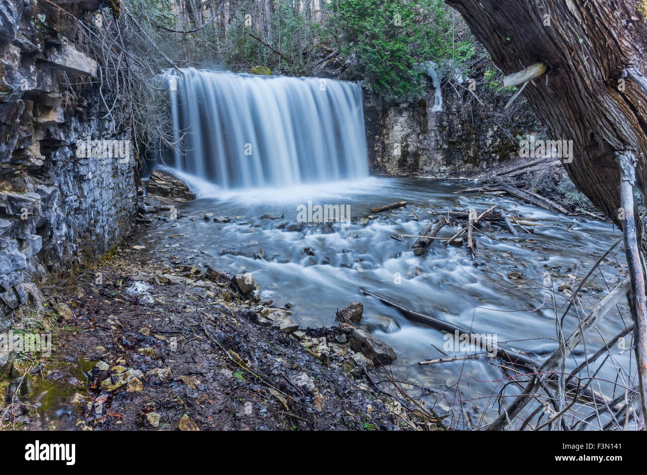 Hoggs Falls down in the gorge on a chilly spring day Stock Photo - Alamy