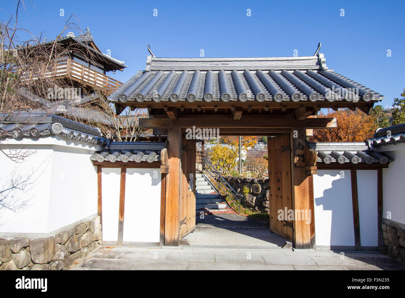 Osaka, Ikeda castle. Tenshu in background, behind the MInamimon Gate, a ...