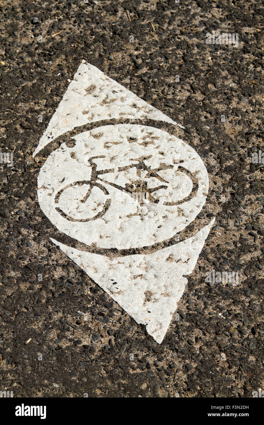 Bike Path Marker Stock Photo - Alamy