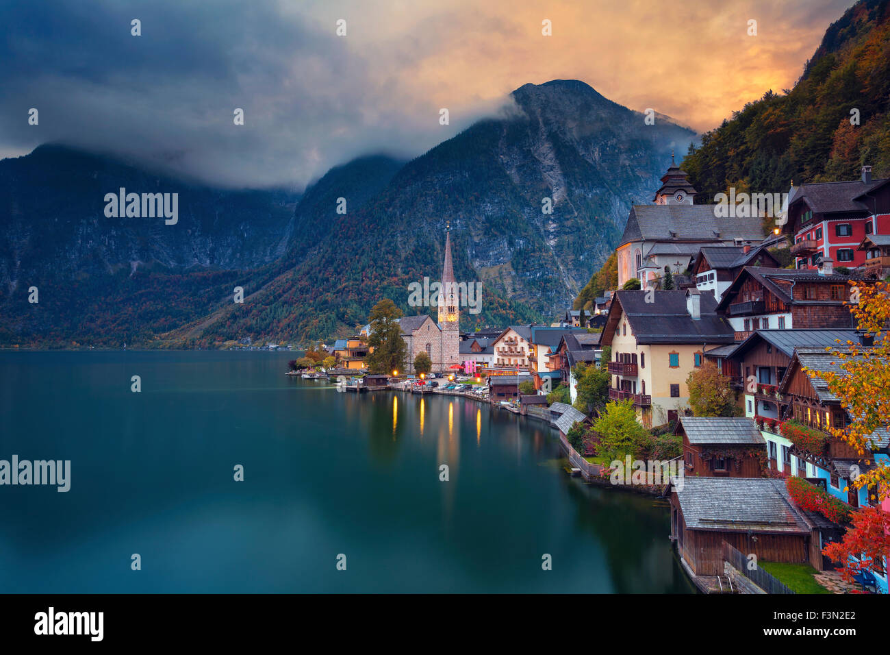 Austria sunset twilight village alps hi-res stock photography and ...