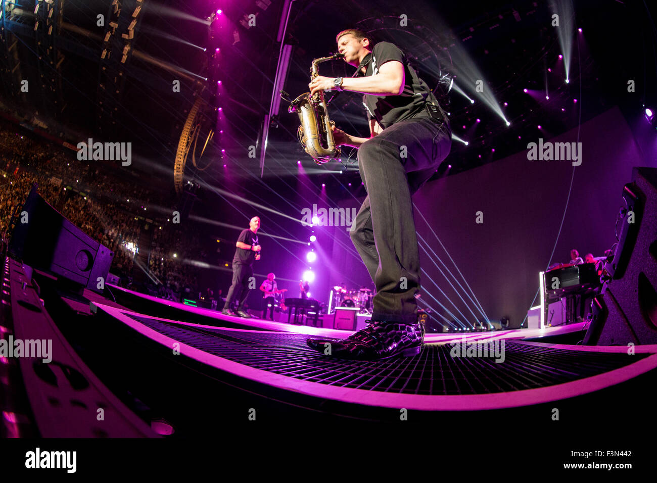 Italian singer eros ramazzotti hi-res stock photography and images - Alamy