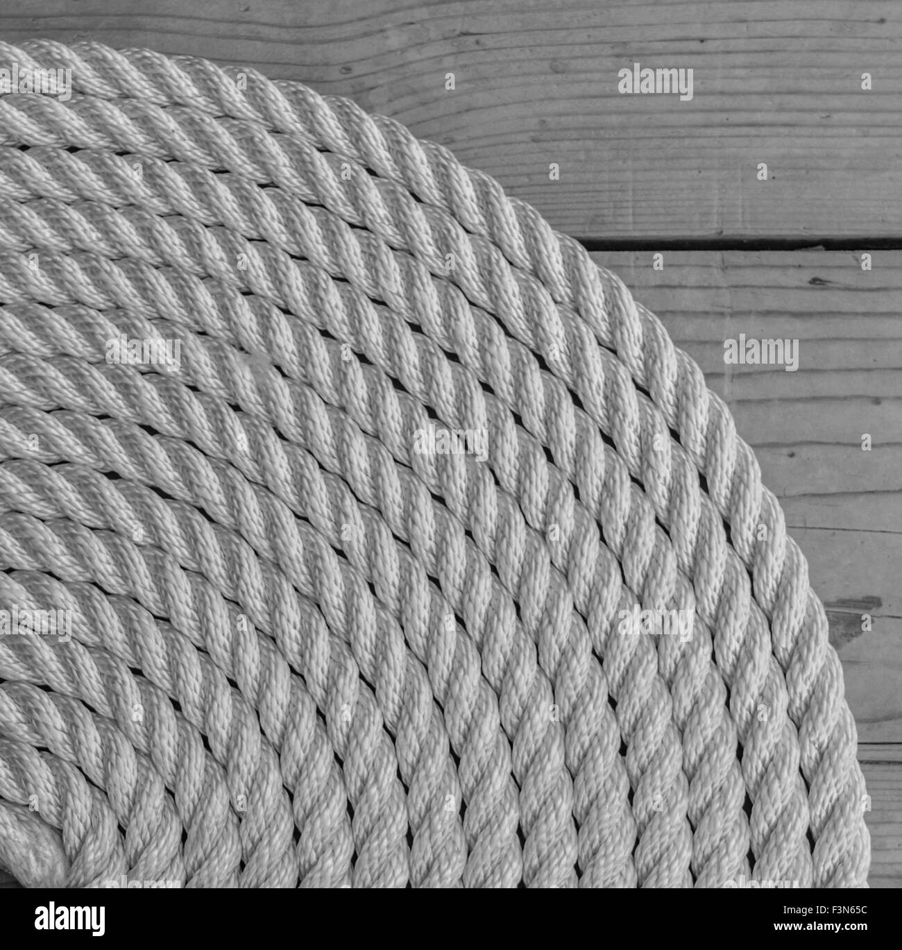 Rope ship sailing coil hi-res stock photography and images - Alamy