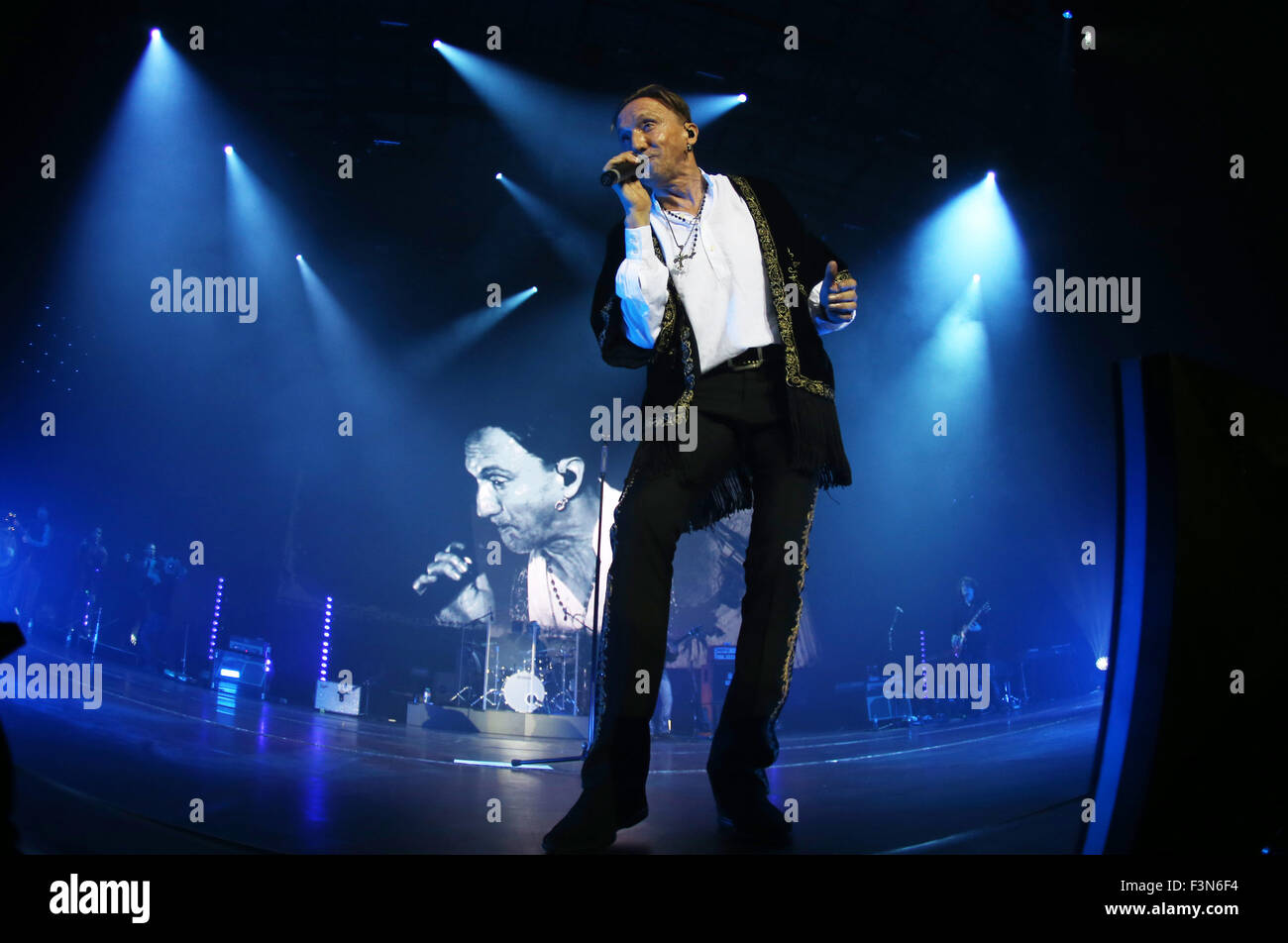 Hamburg, Germany. 8th Oct, 2015. German singer Marius Mueller ...