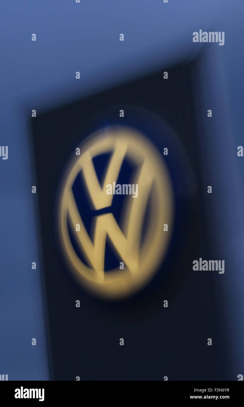 Marktoberdorf, Germany. 9th Oct, 2015. The illuminated logo of carmaker ...