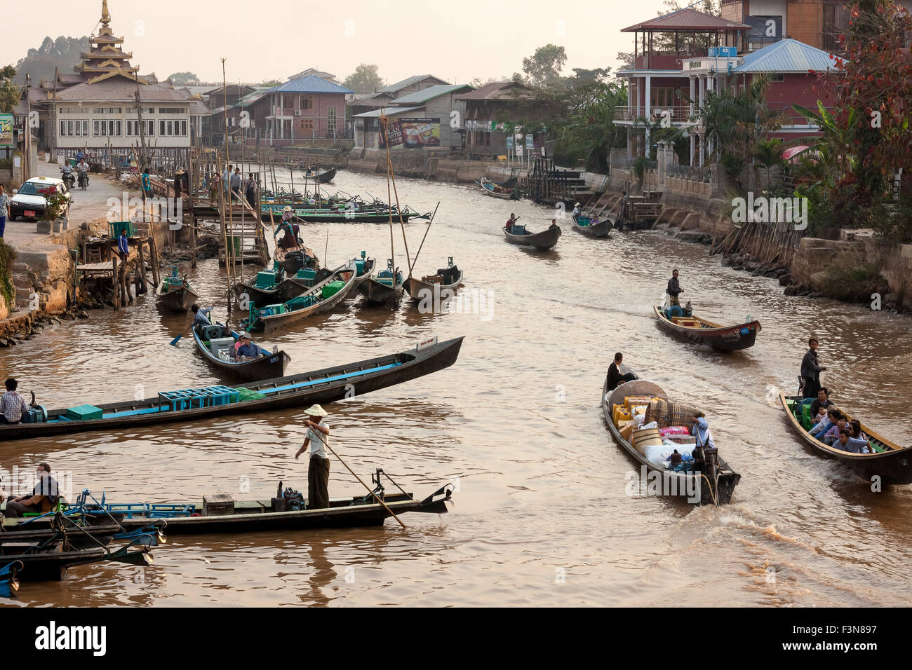 Wooden boats with cargo, Nyaungshwe Village, Inle Lake, Myanmar Stock ...