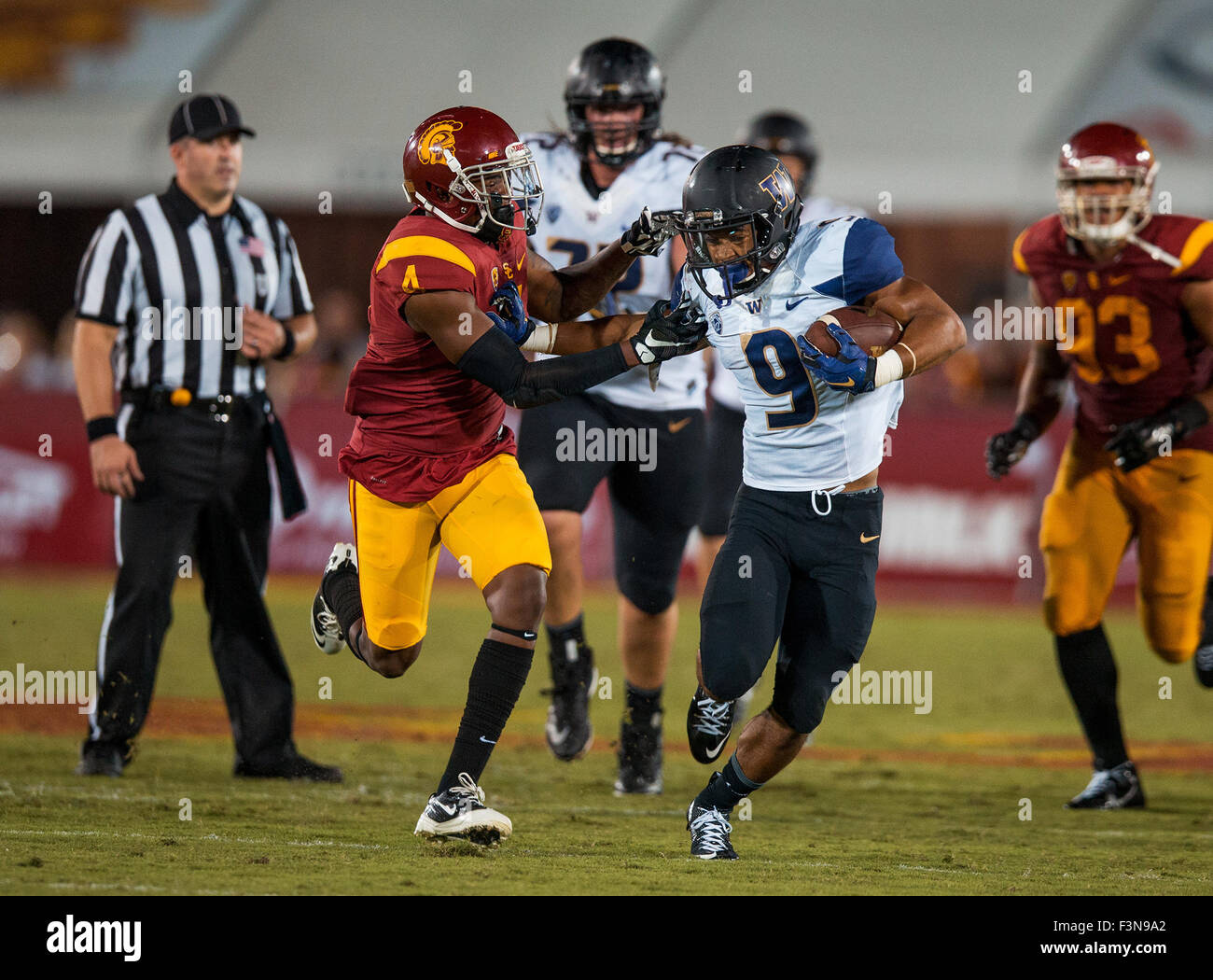 Los Angeles, CA, USA. 08th Oct, 2015. Washington Huskies running back ...