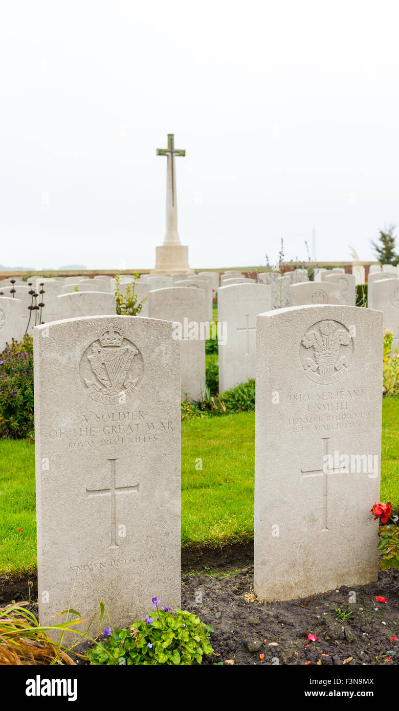 War Graves at The Divisional Collecting Post Cemetery & Extension ...