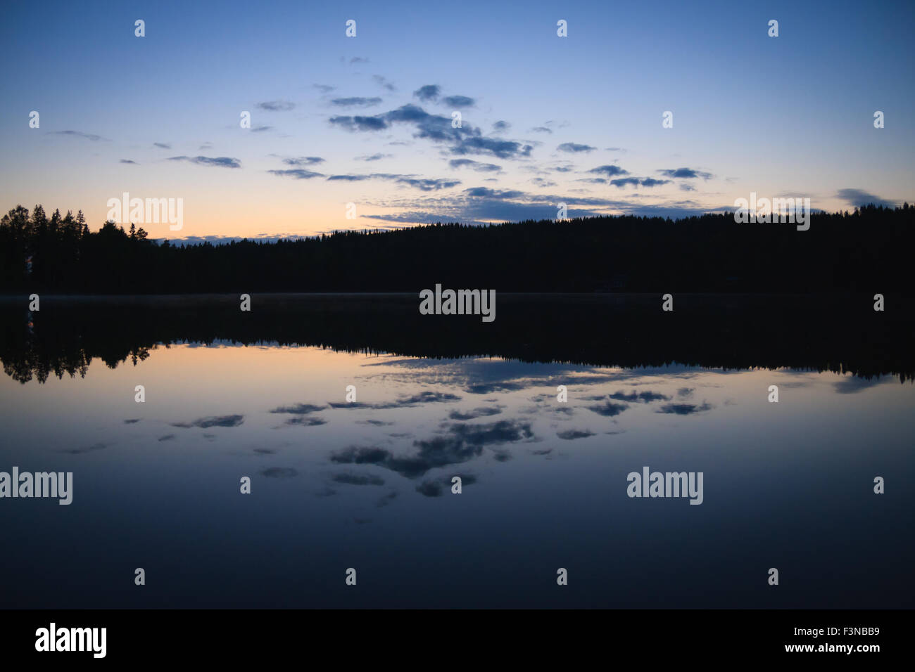 Calm waterscape hi-res stock photography and images - Alamy