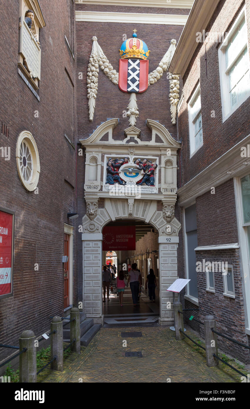 The coat of arms of Amsterdam above the entrance to the museum Stock ...