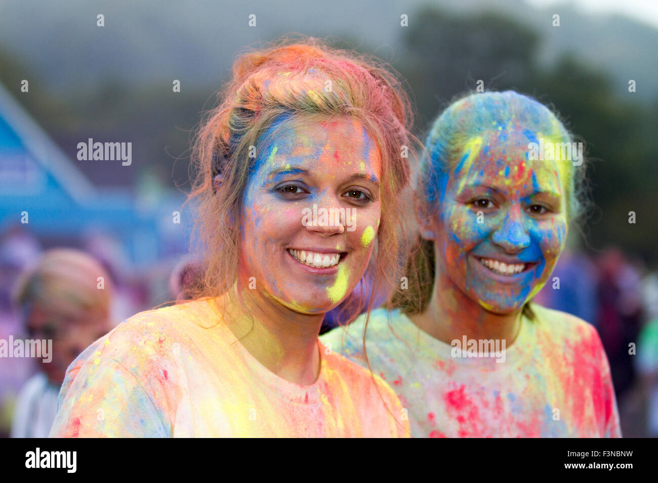 The world’s most colourful 5k, 'Run or Dye’ at Chatsworth this autumn ...