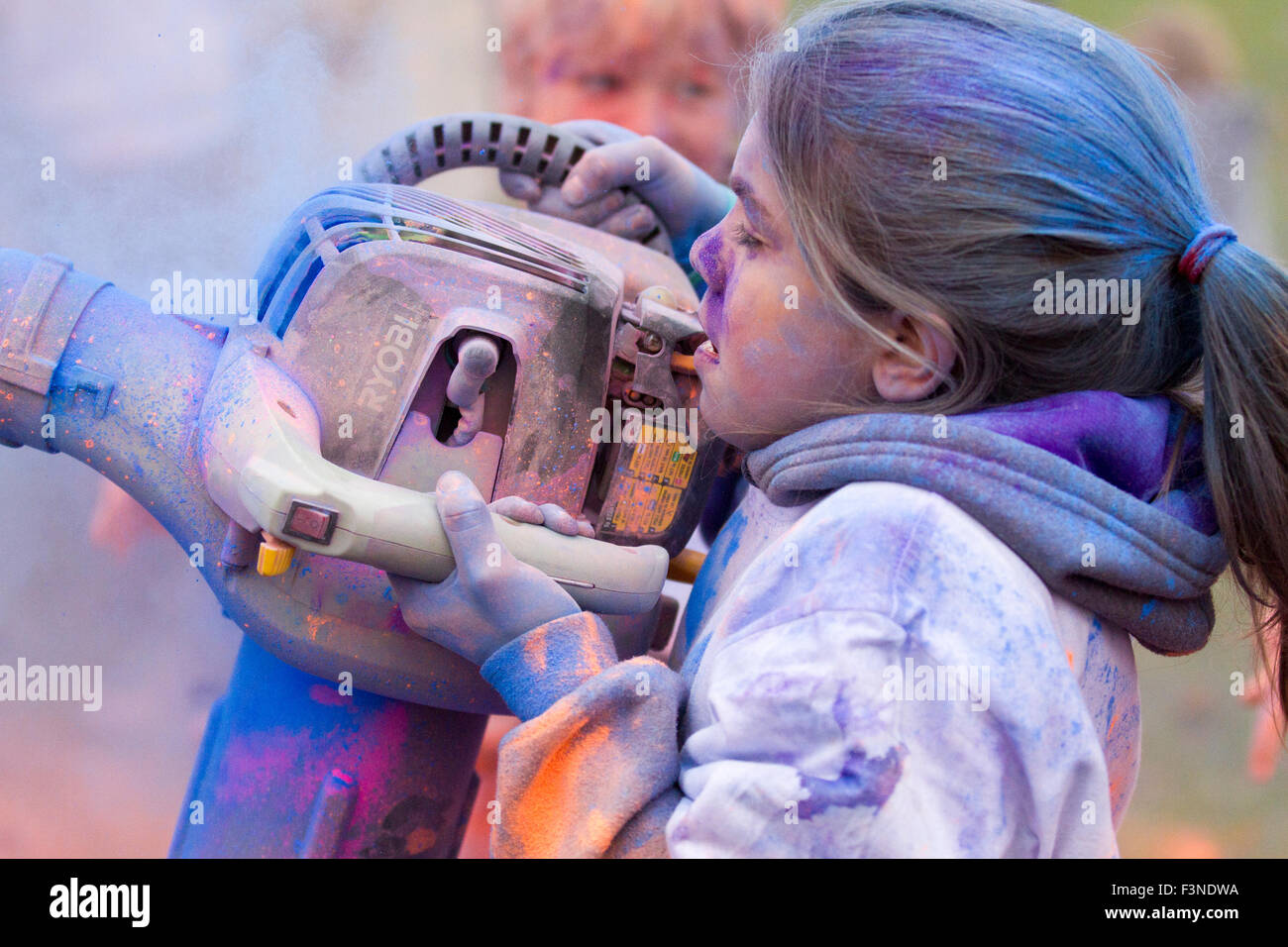 The world’s most colourful 5k, 'Run or Dye’ at Chatsworth this autumn ...