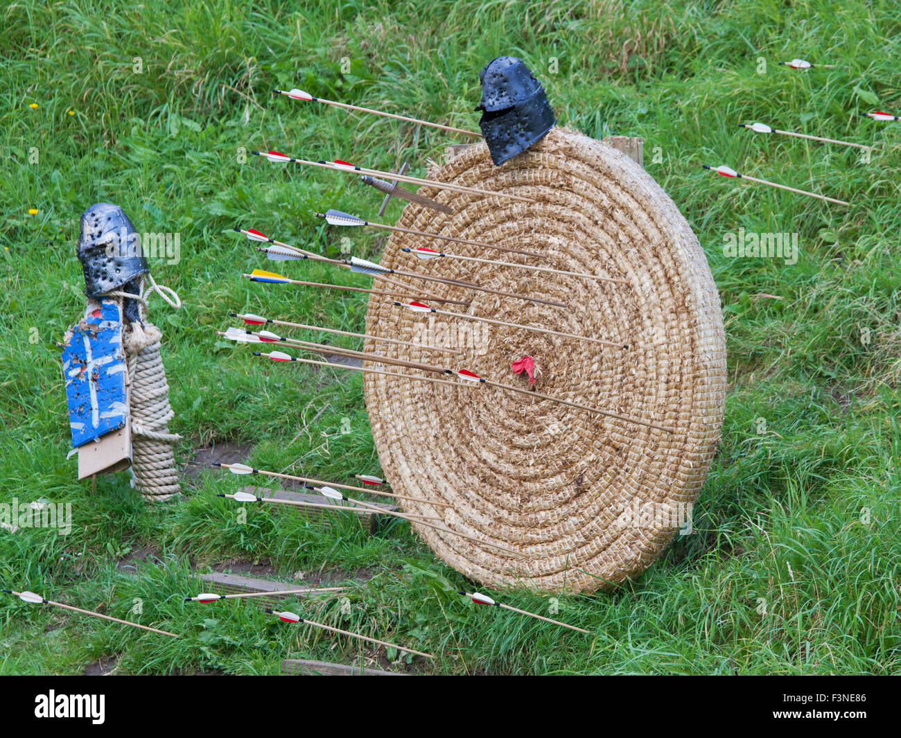 Bullseye target vintage hi-res stock photography and images - Alamy