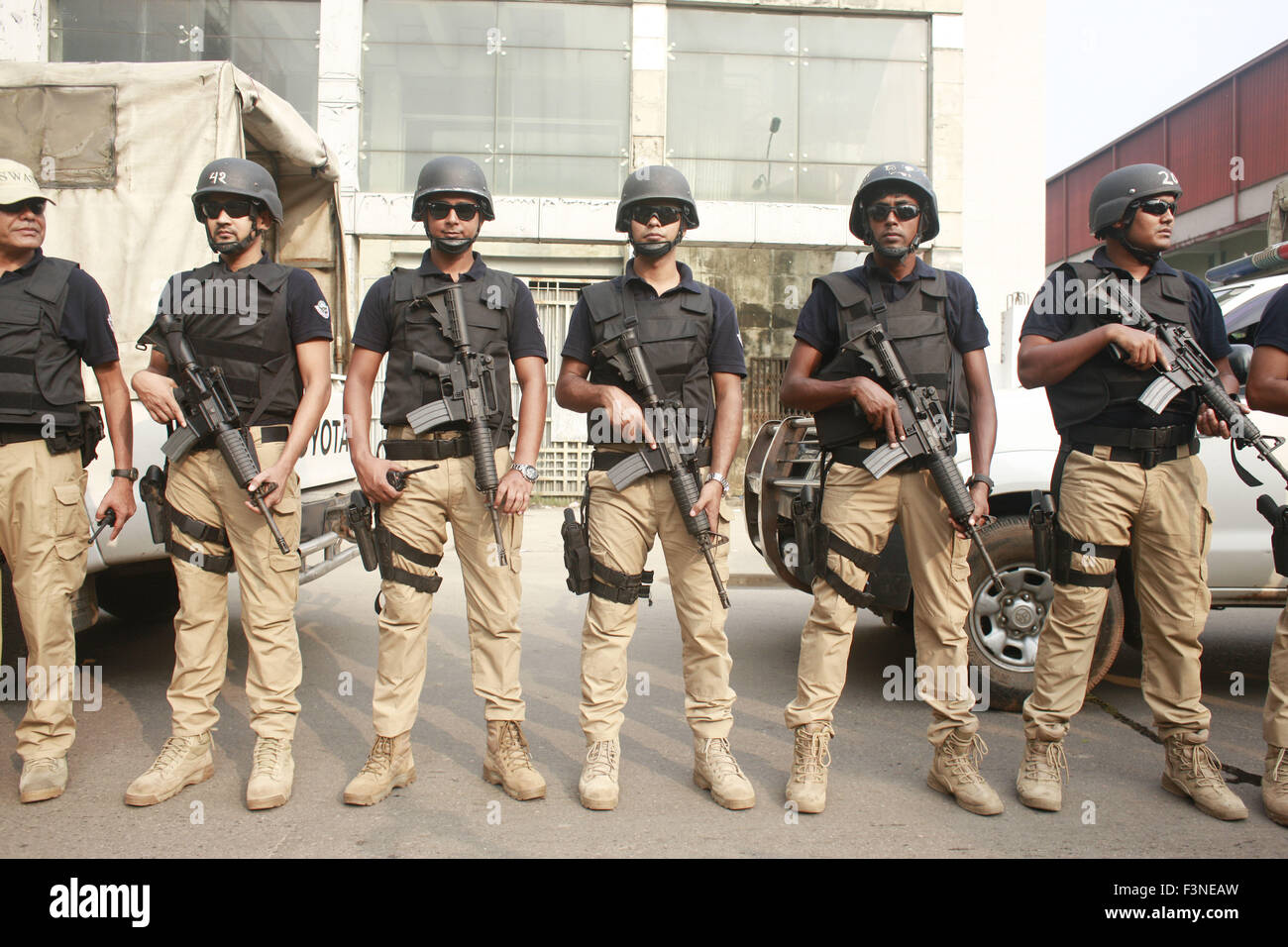 Dhaka, Bangladesh. 10th Oct, 2015. Members of SWAT (Special Weapons ...