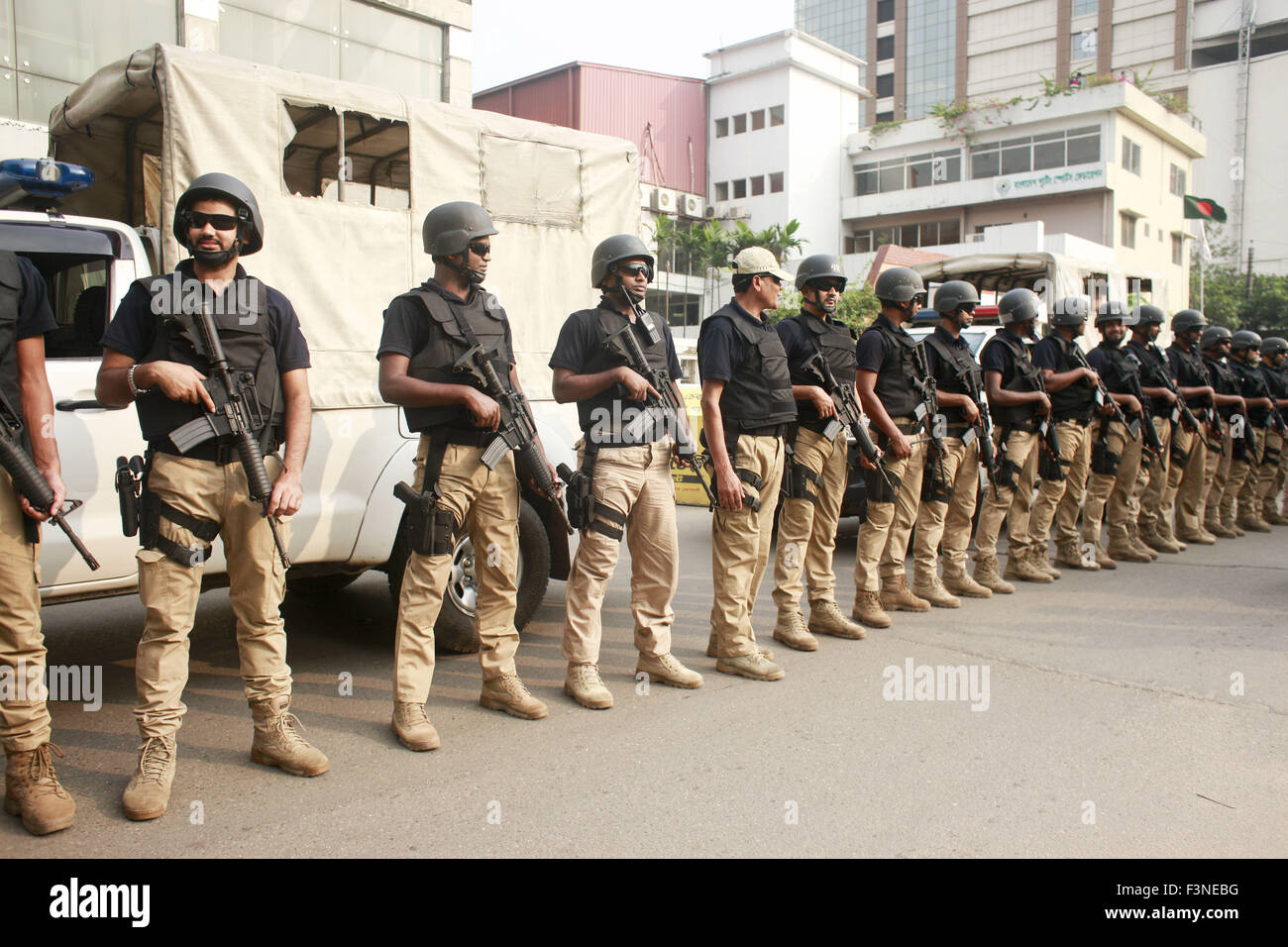 Dhaka, Bangladesh. 10th Oct, 2015. Members of SWAT (Special Weapons and ...
