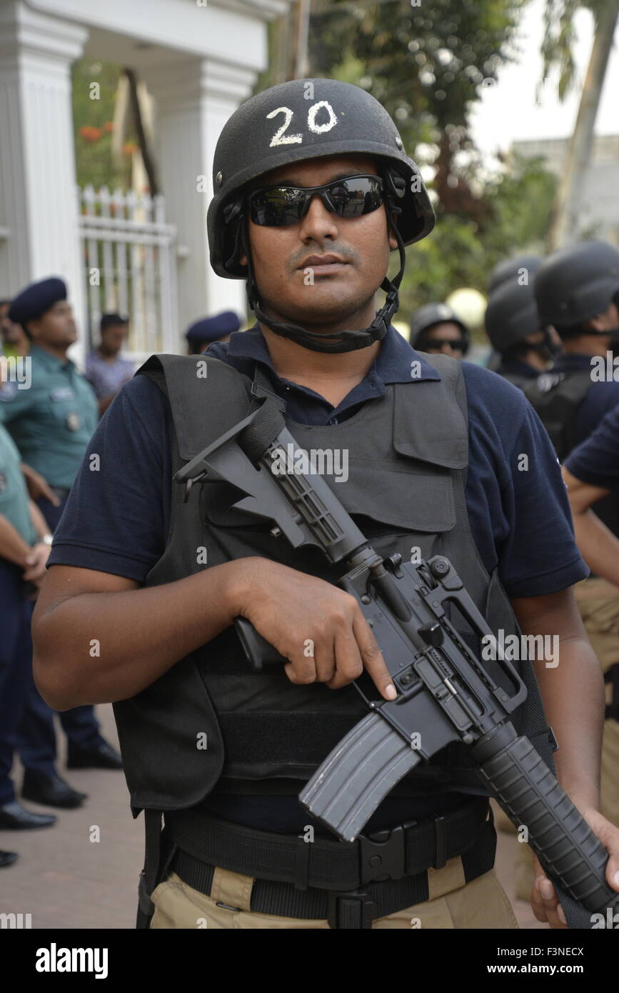 Dhaka, Bangladesh. 10th Oct, 2015. Members of SWAT, a special squad of ...