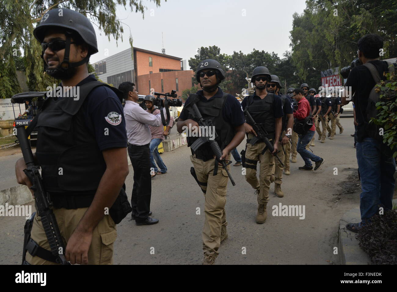 Dhaka, Bangladesh. 10th Oct, 2015. Members of SWAT, a special squad of ...