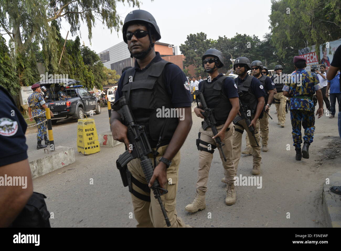 Dhaka, Bangladesh. 10th Oct, 2015. Members of SWAT, a special squad of ...