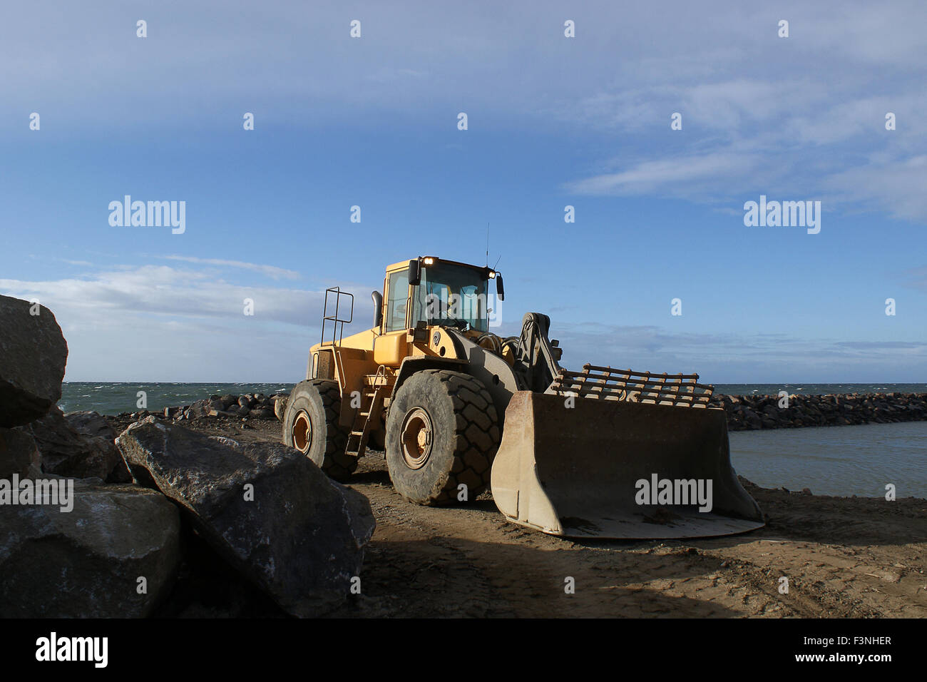 Big loader standing ready Stock Photo - Alamy