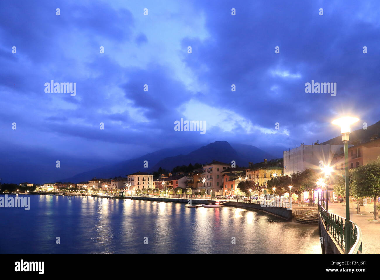 Como night hi-res stock photography and images - Alamy