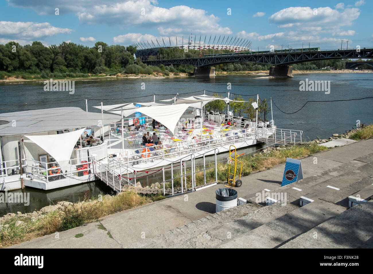 Embankment bar hi-res stock photography and images - Alamy