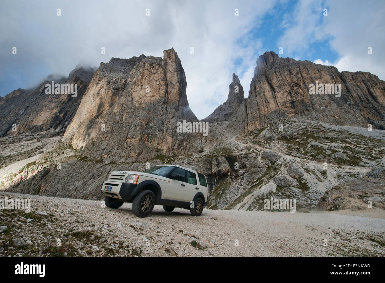 The mighty Vajolet Towers and Four Wheel Drive in the Catinaccio ...