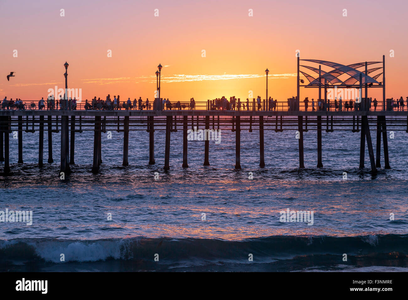 Redondo beach pier sunset california hi-res stock photography and ...