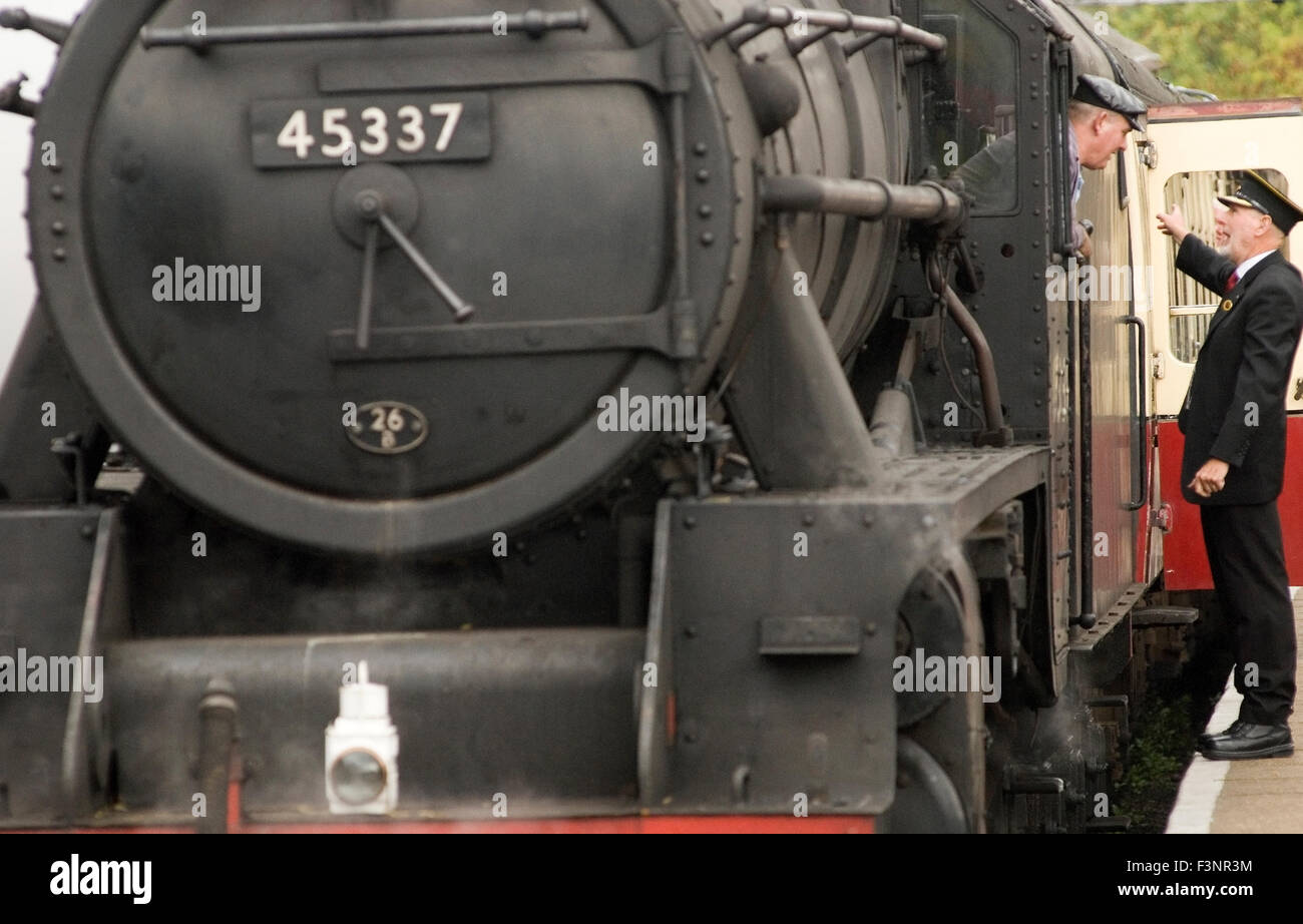 James bond goldeneye train hi-res stock photography and images - Alamy