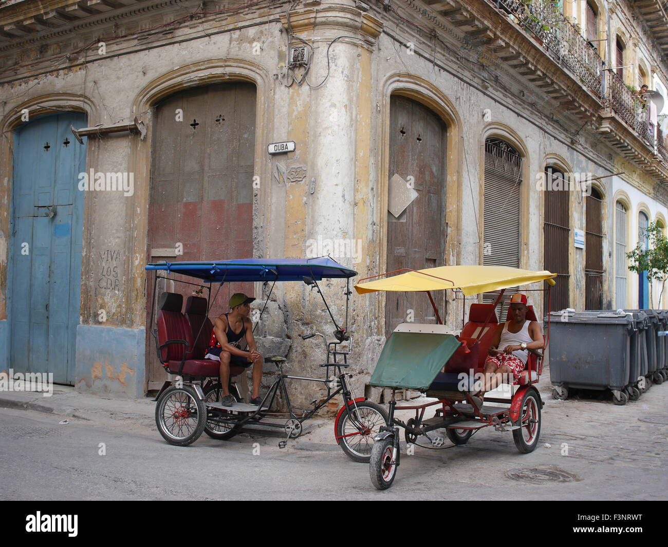 Havana bicycle taxi hi-res stock photography and images - Alamy