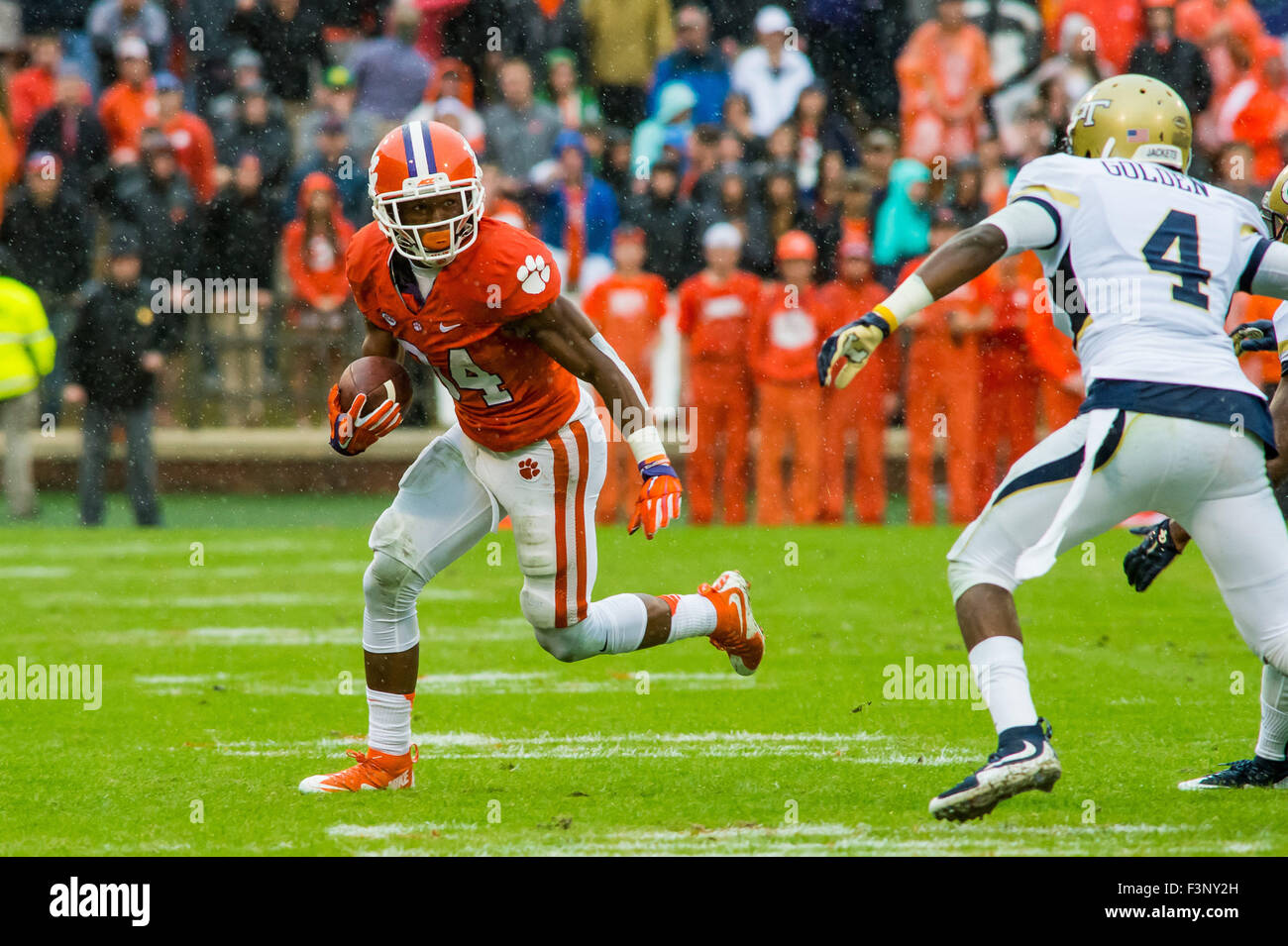 Clemson Tigers wide receiver Ray Ray McCloud (34) on a jet sweep in ...