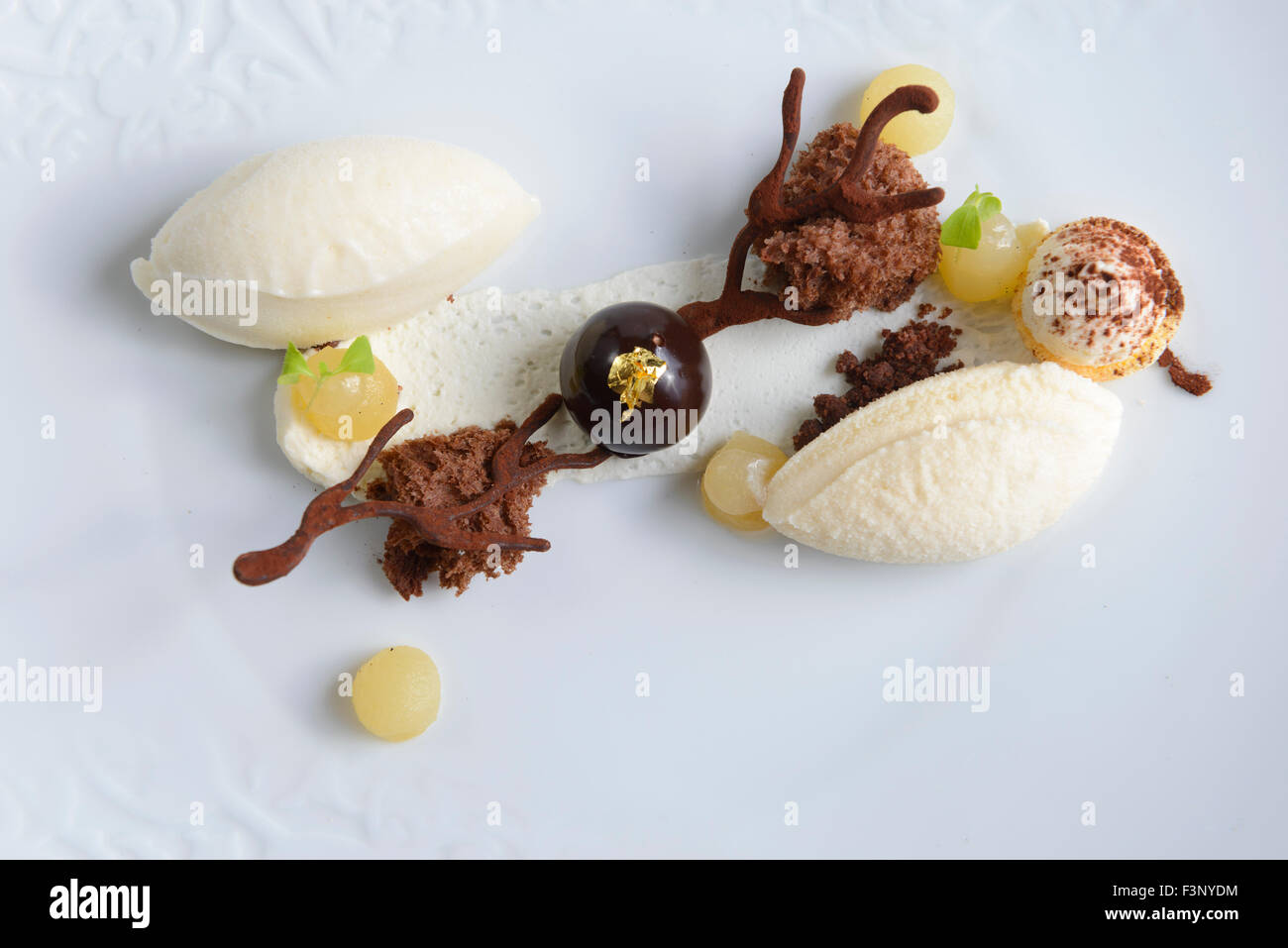 Fine dining dessert hi-res stock photography and images - Alamy