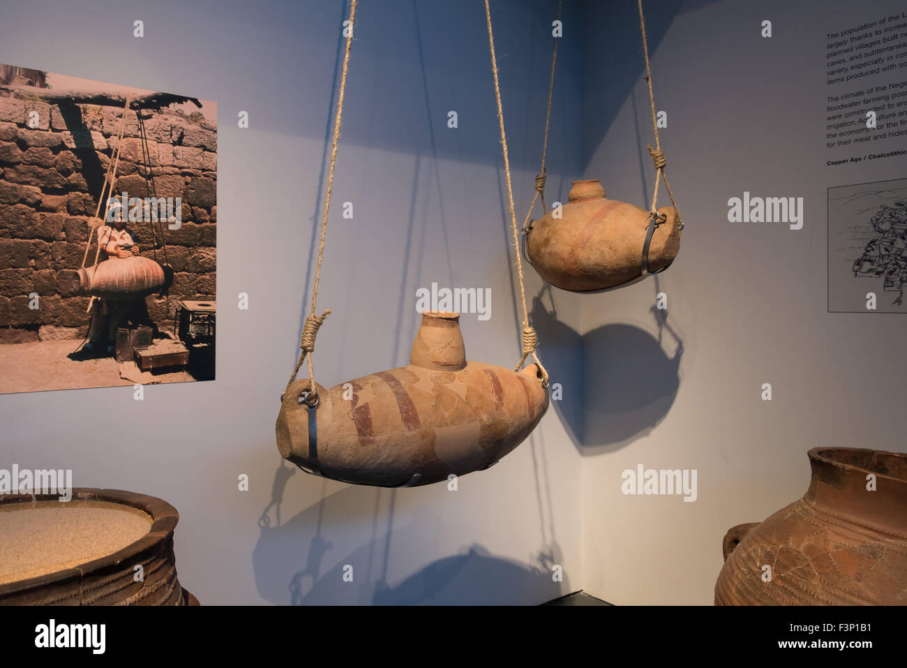 Israel ancient pottery hi-res stock photography and images - Alamy