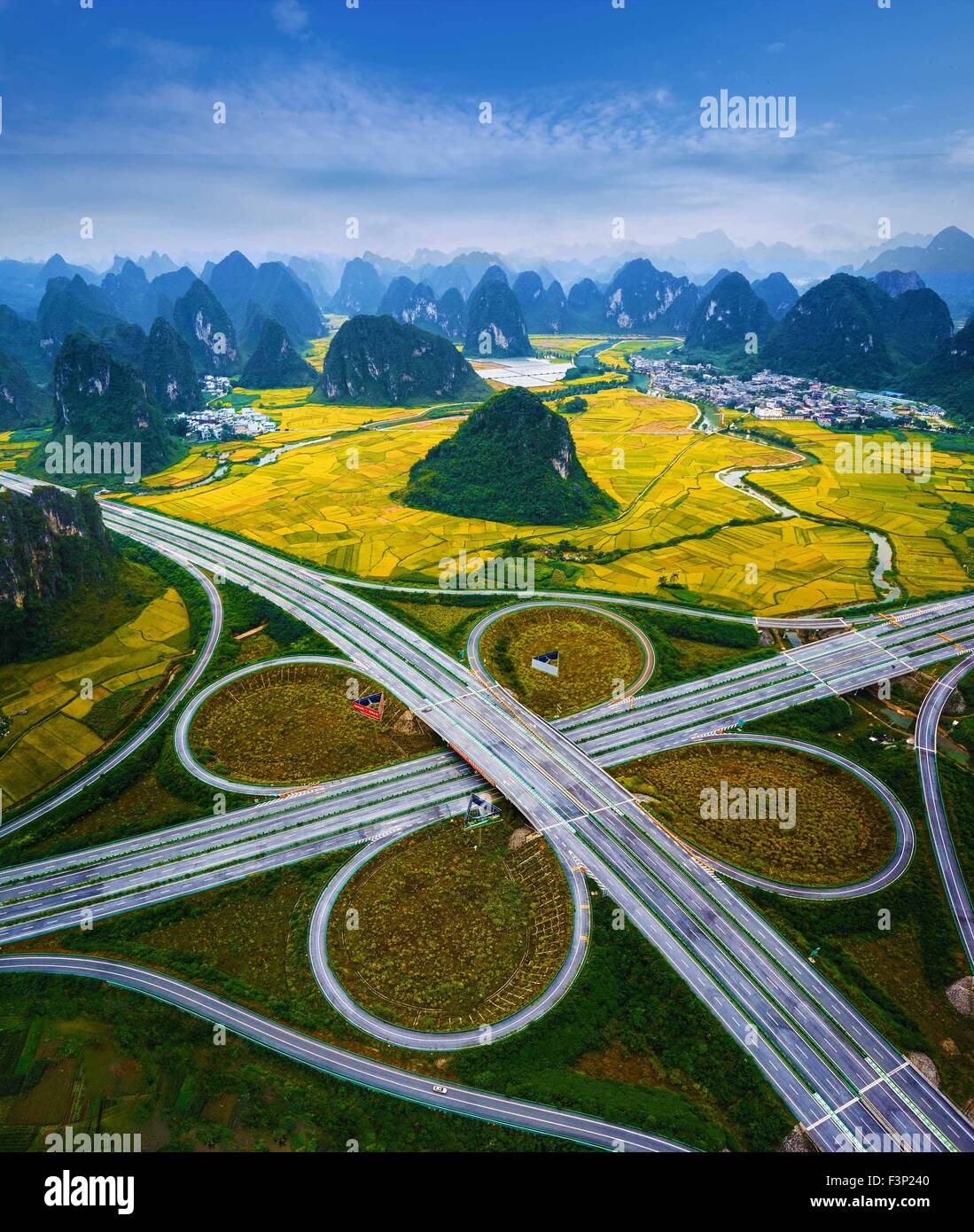 Zhou hua hi-res stock photography and images - Alamy