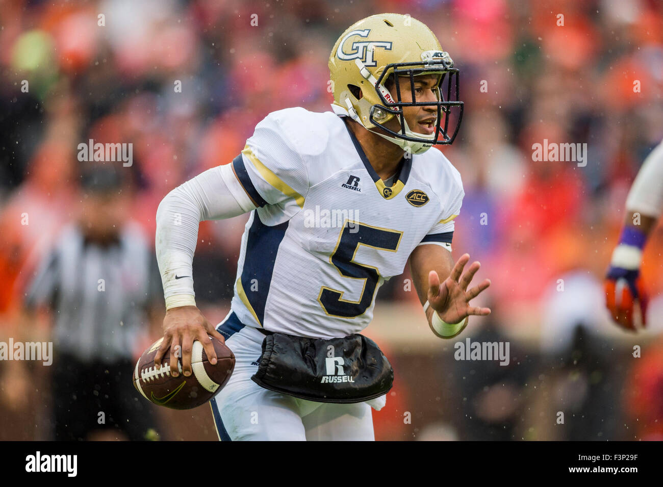 Georgia Tech quarterback Justin Thomas (5) during the NCAA college ...
