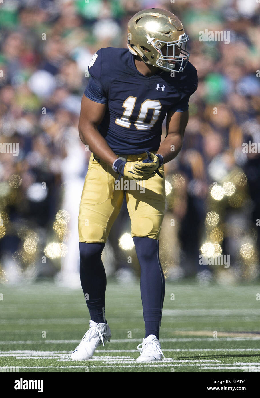 South Bend, Indiana, USA. 10th Oct, 2015. Notre Dame tight end Aliz ...