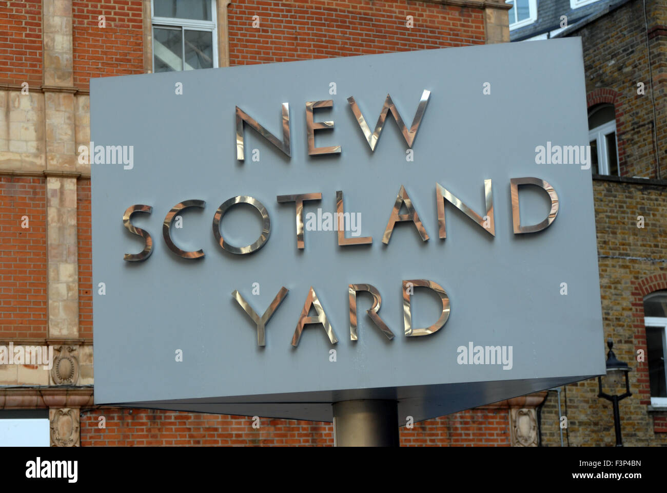Scotland Yard Sign High Resolution Stock Photography and Images - Alamy