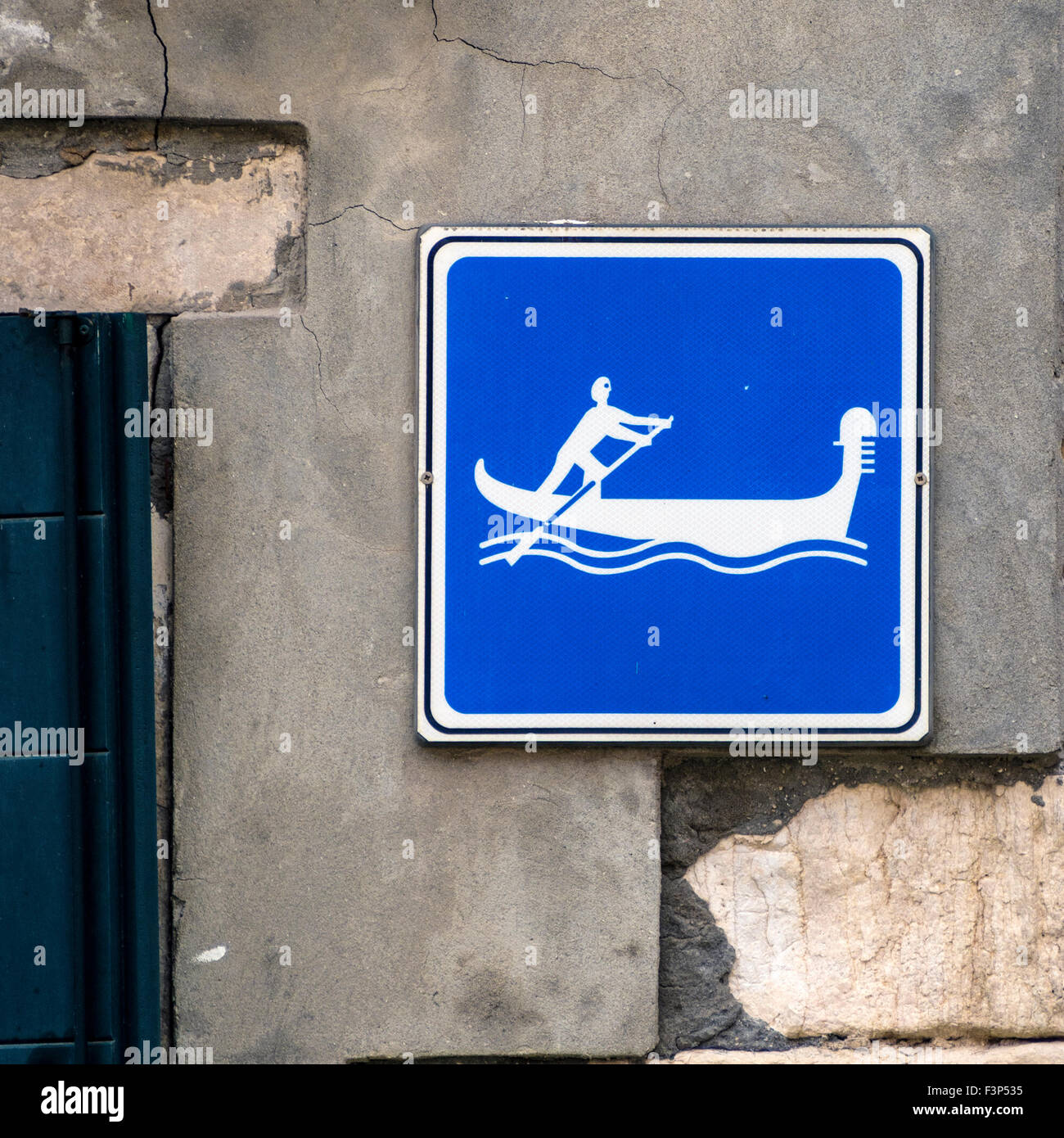 Gondola waterway traffic sign in Venice Stock Photo - Alamy