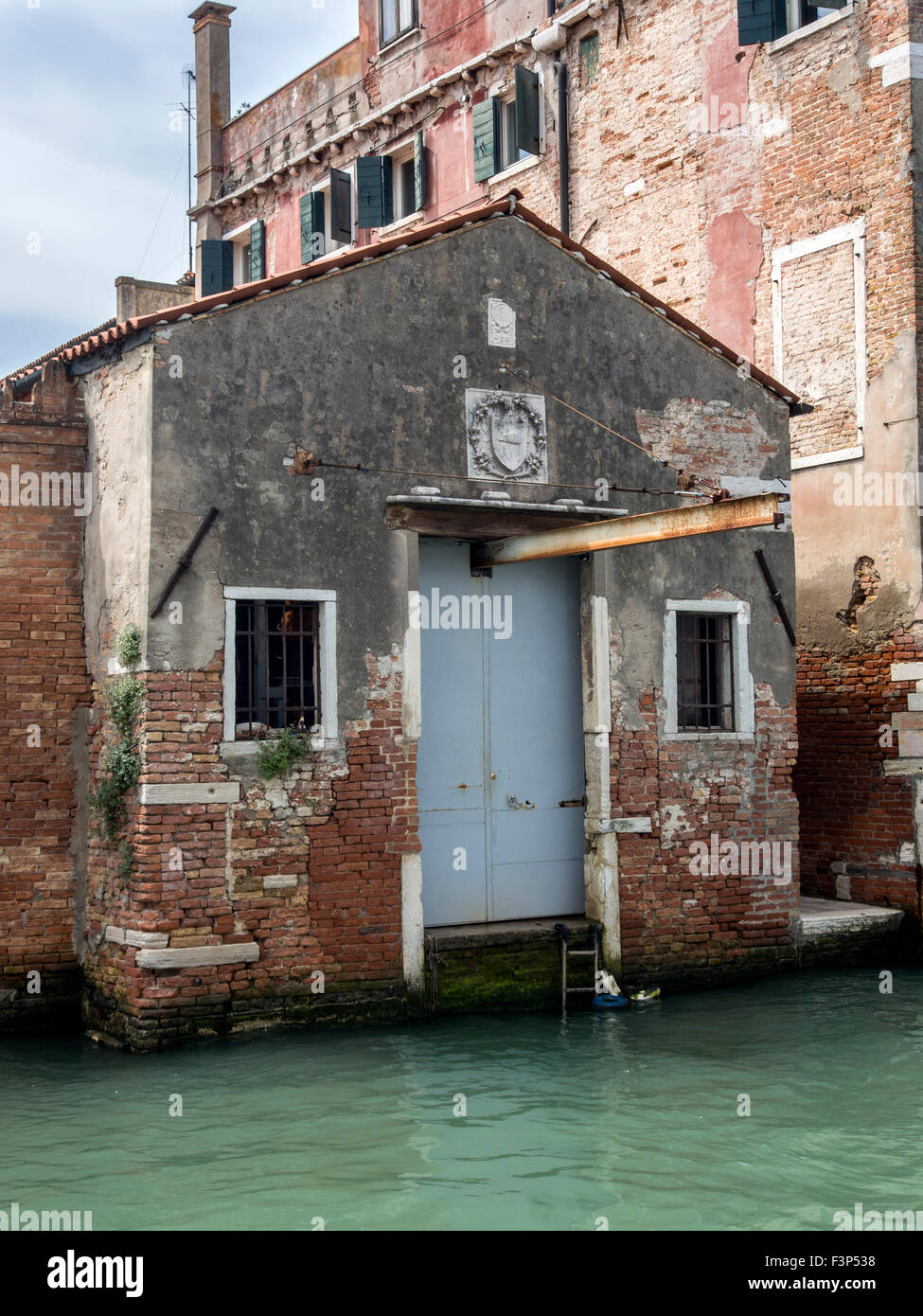 VENICE, ITALY - MAY 05, 2015: Small Workshop in Venice Stock Photo - Alamy