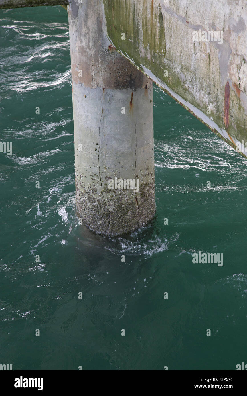 Concrete marker post hi-res stock photography and images - Alamy