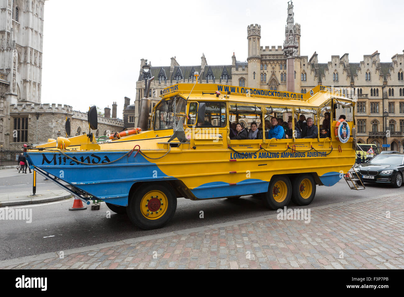 London duck tours bus driving hi-res stock photography and images - Alamy