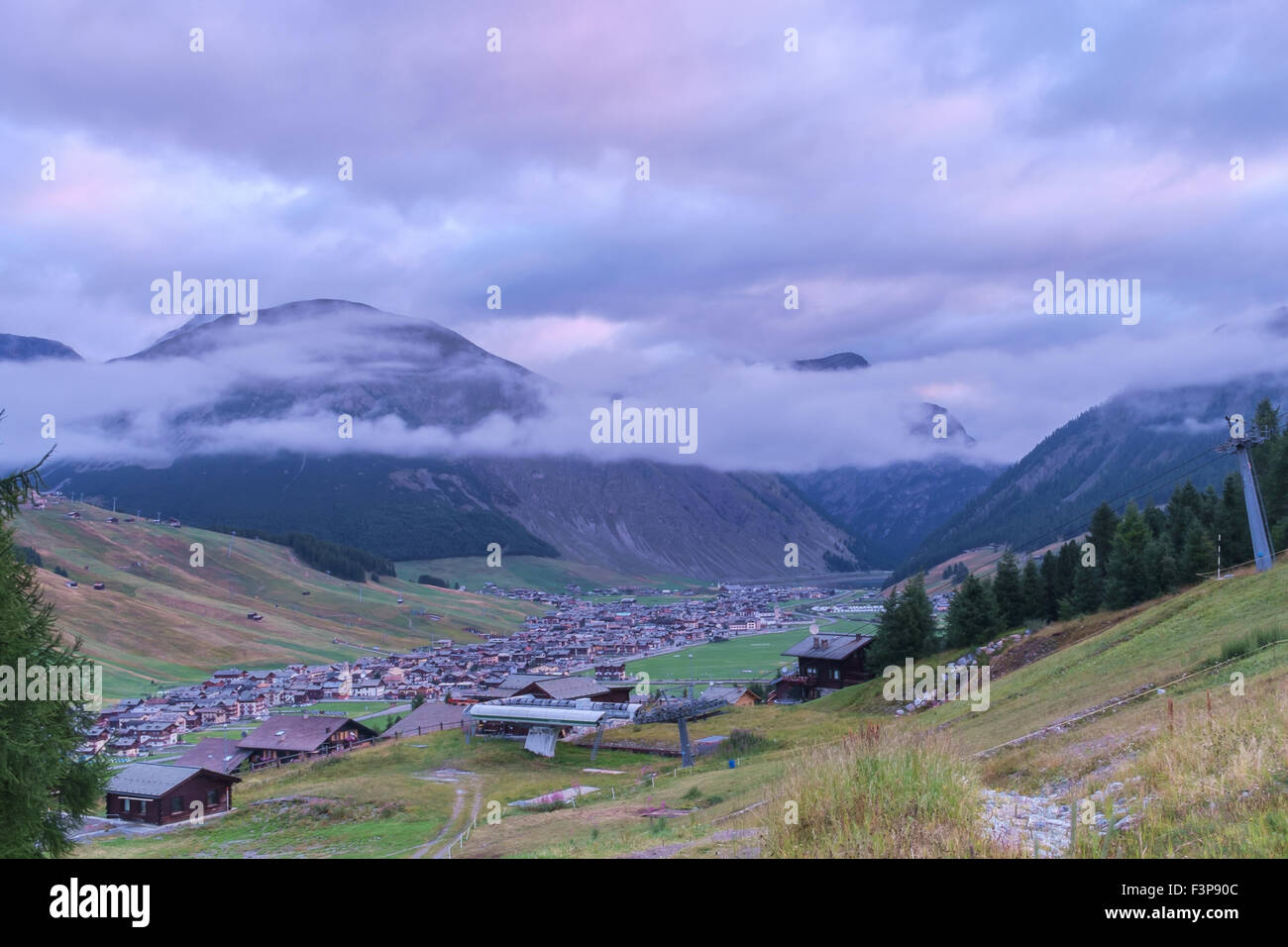 Alpine landscapes hi-res stock photography and images - Alamy