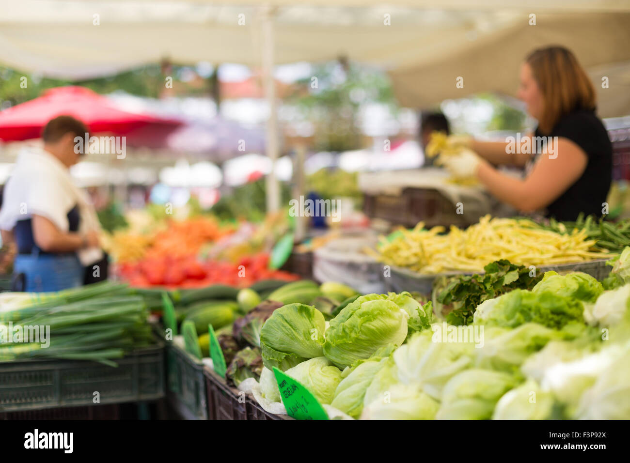 Farmers' market stall Stock Photo - Alamy