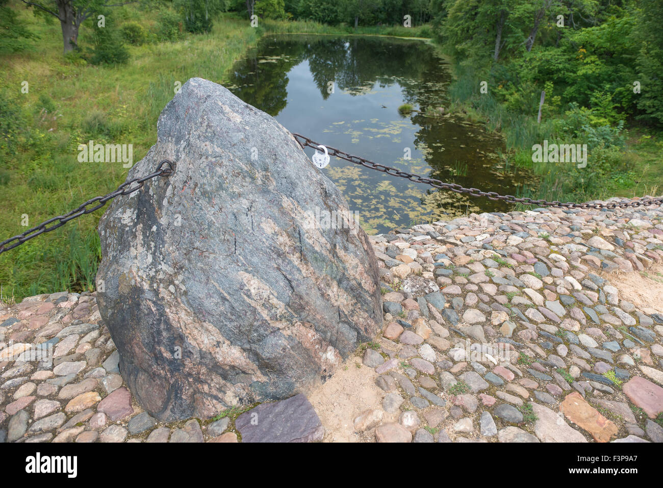 Hundred-meter boulder-arch bridge with two grotto - aviary, called by ...
