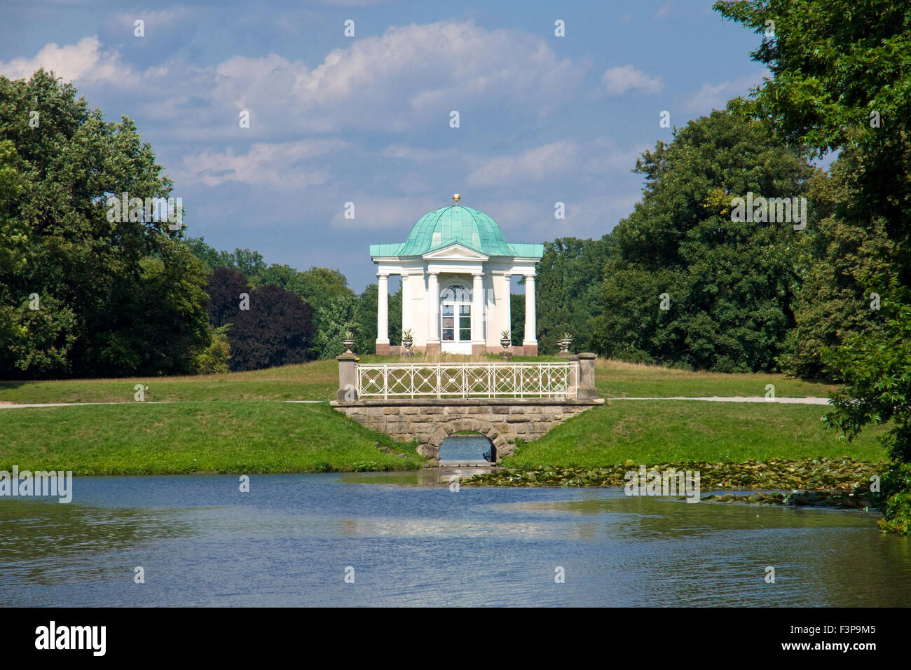 Rondell hi-res stock photography and images - Alamy