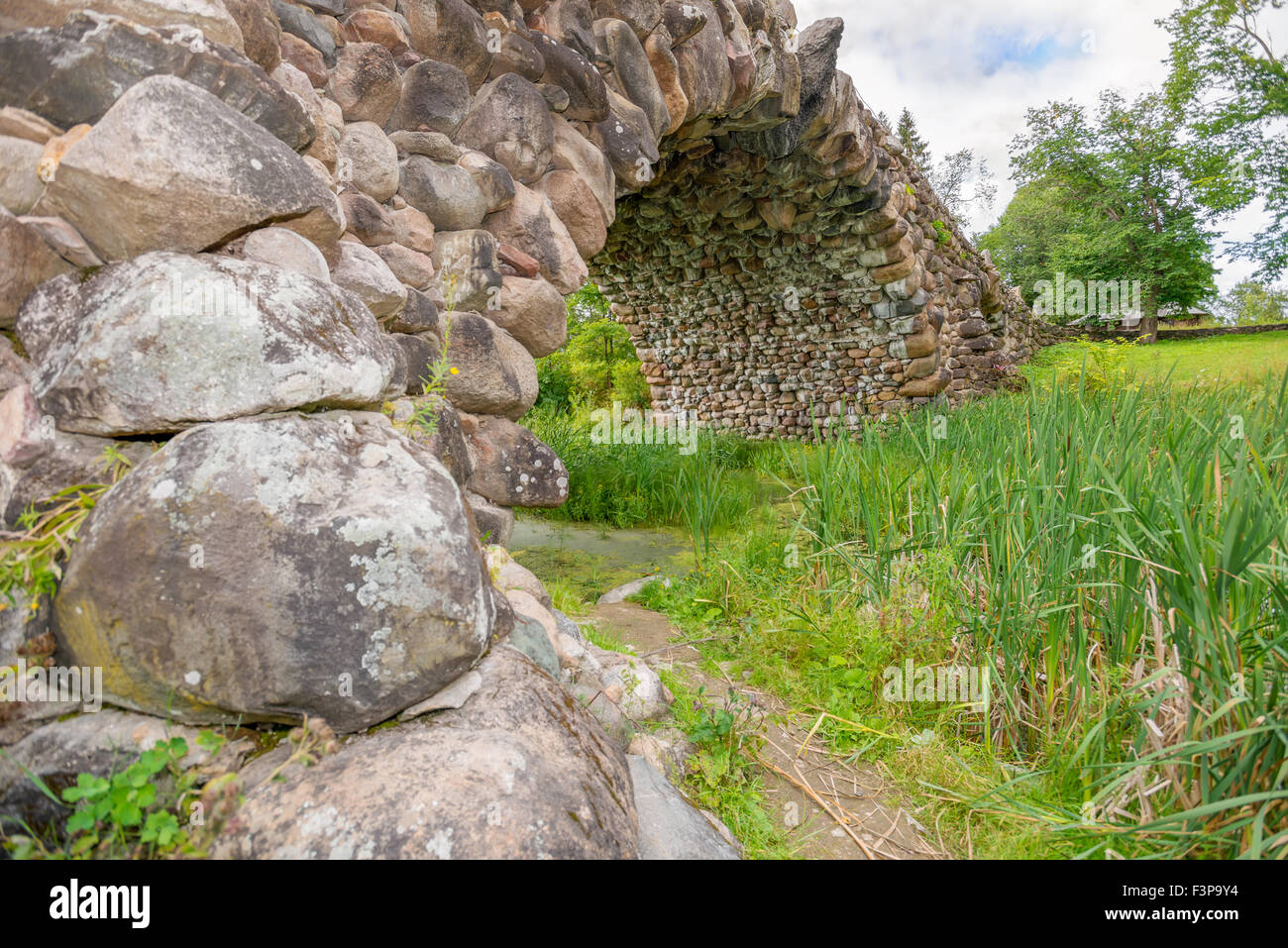 Hundred-meter boulder-arch bridge with two grotto - aviary, called by ...