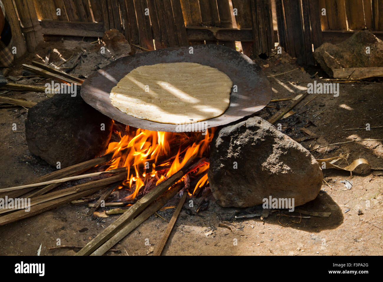 Ethiopian bread hi-res stock photography and images - Alamy