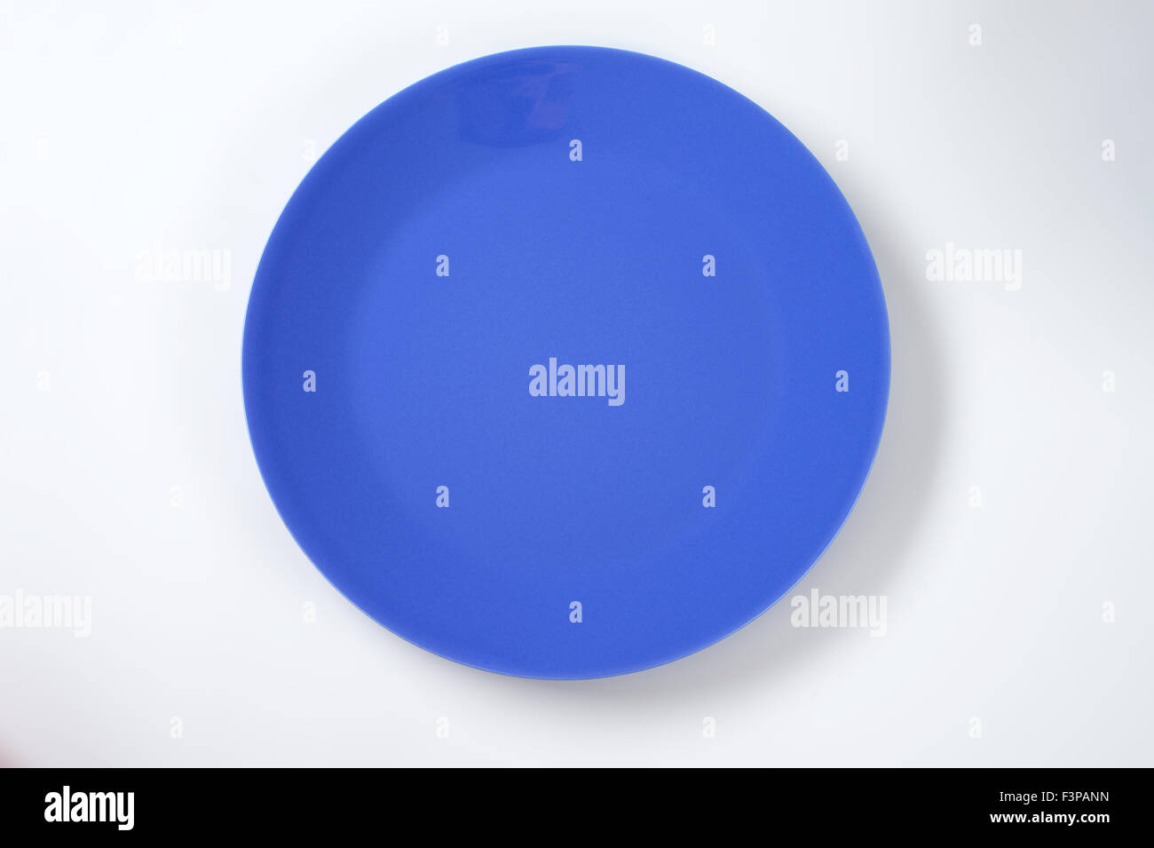 Blue dishware hi-res stock photography and images - Alamy