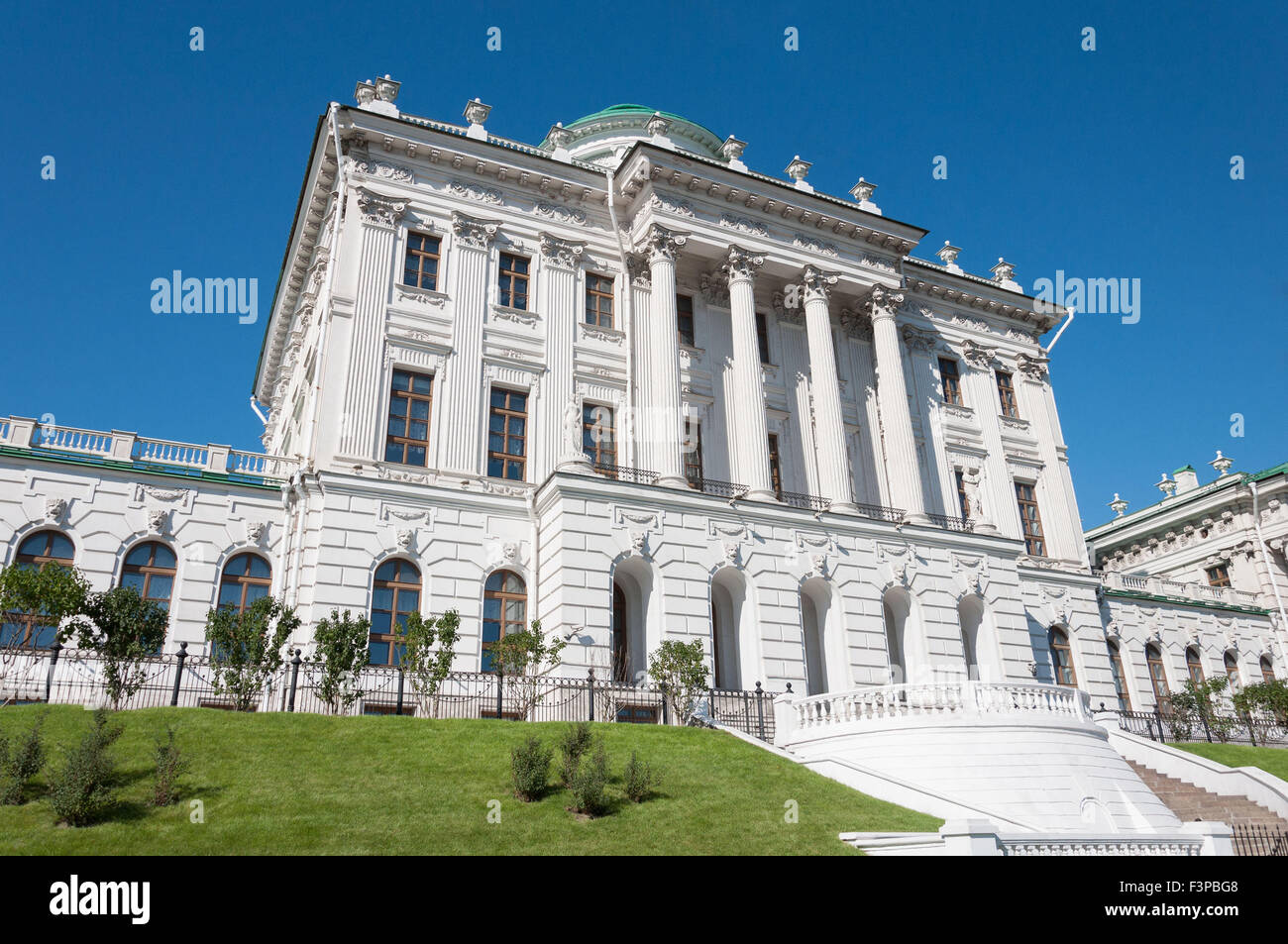 The old mansion of the 18th century - the Pashkov House. Currently, the ...